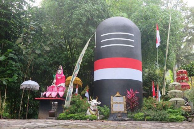 Pura Purohita, Seririt Singaraja. | Paduarsana